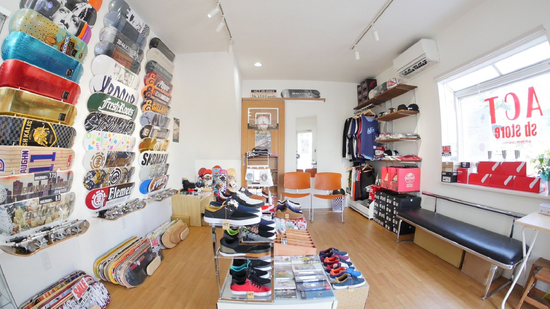 ABOUT｜ACT sb store｜ACT sb storeではスケート用品･ギアを中心に取り揃えています